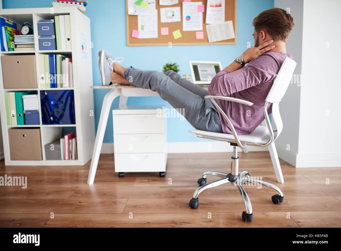 Office position hi-res stock photography and images - Alamy