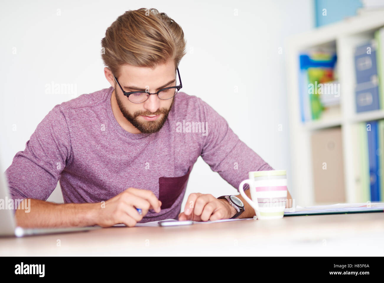 Using phone as a calculator Stock Photo - Alamy