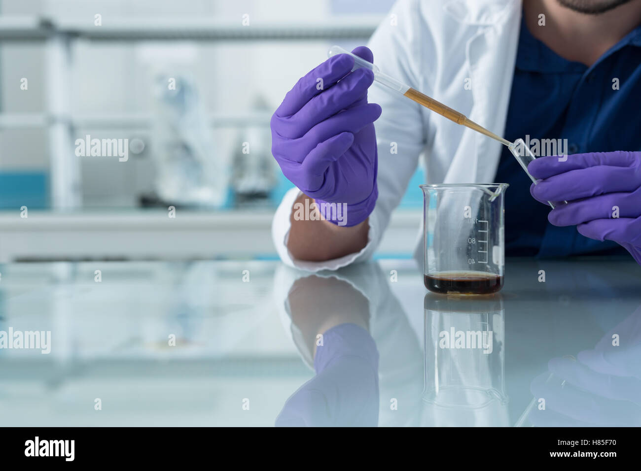 Chemist at work Stock Photo - Alamy