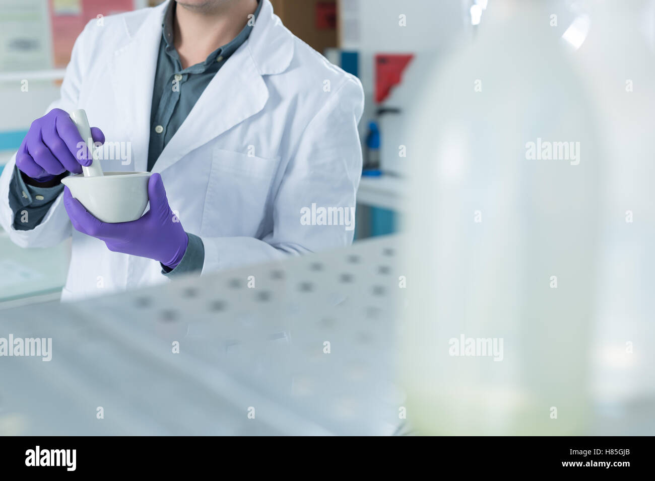 Chemist at work Stock Photo - Alamy