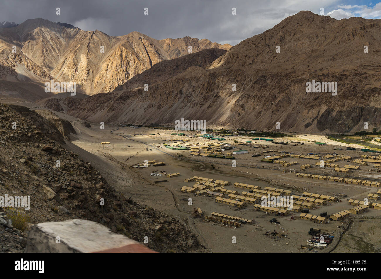 Indian Army camp in Chang La Pass Stock Photo - Alamy