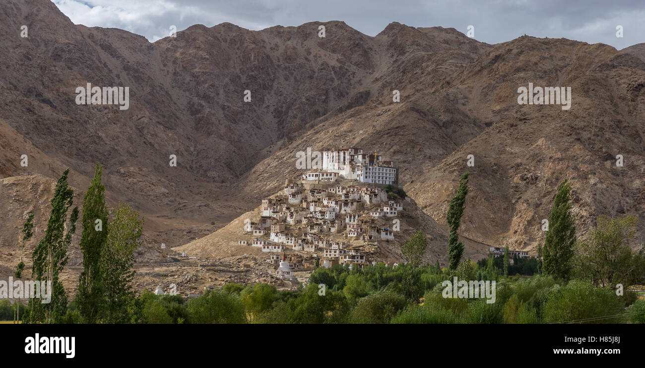 Chemrey Gompa built on the side of a Himalyan mountain Stock Photo - Alamy