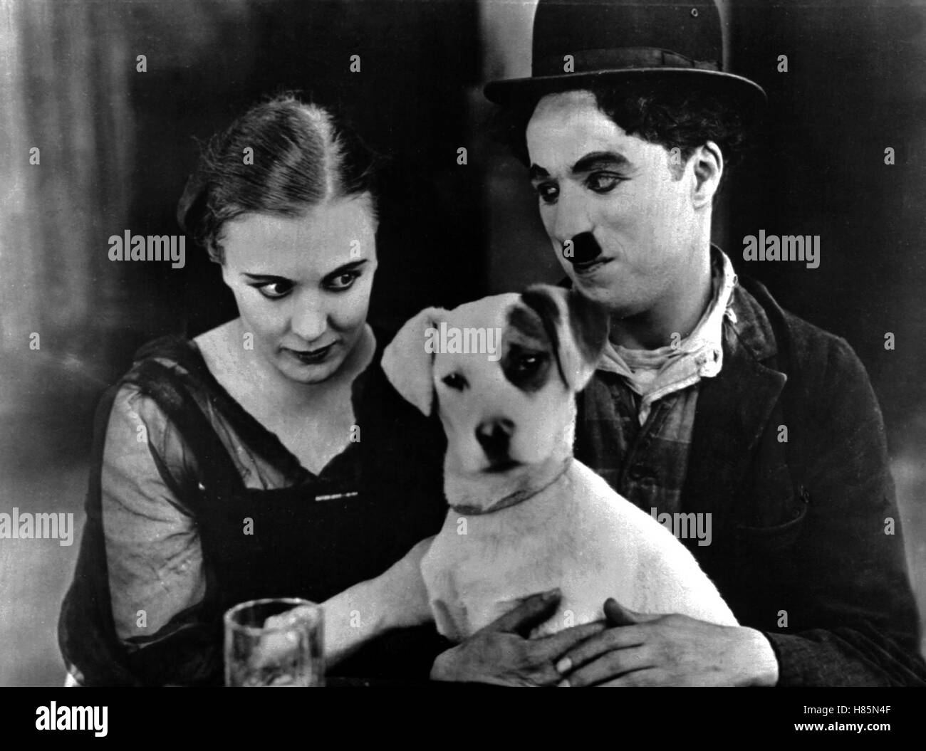 Ein Hundeleben, (A DOG?S LIFE) USA 1918, Regie: Charles Chaplin, EDNA ...