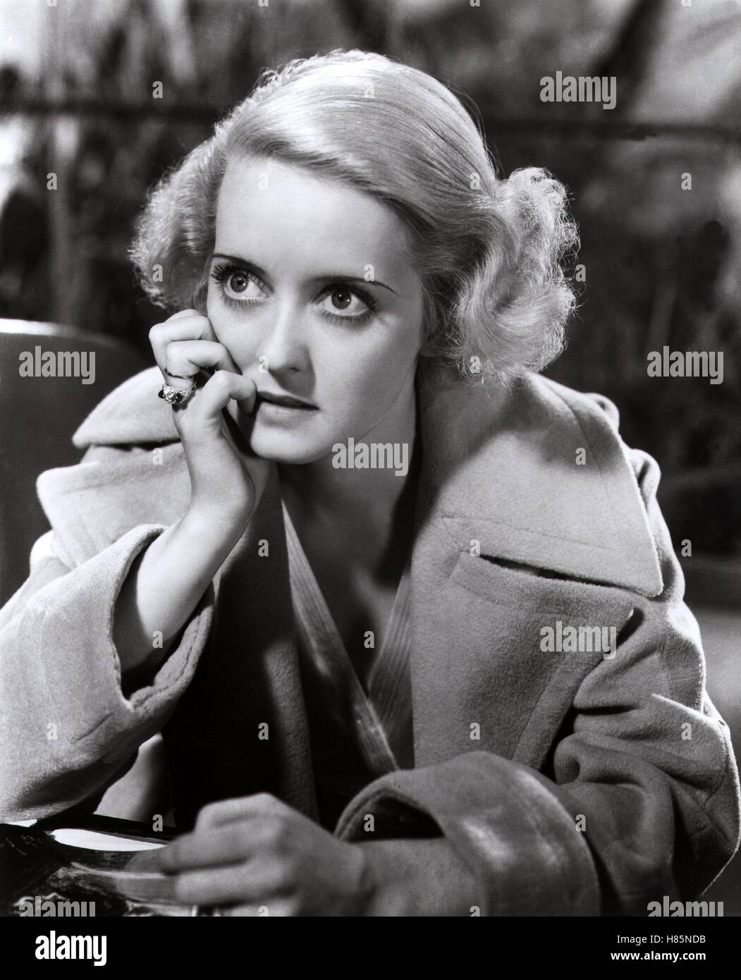 Bette davis bordertown 1935 hi-res stock photography and images - Alamy