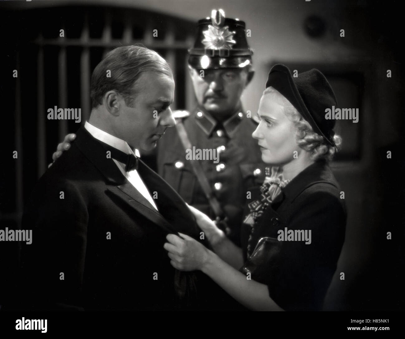 DIE UMWEGE DES SCHÖNEN KARL, D 1937 s/w, Regie: Carl Froelich, HEINZ ...