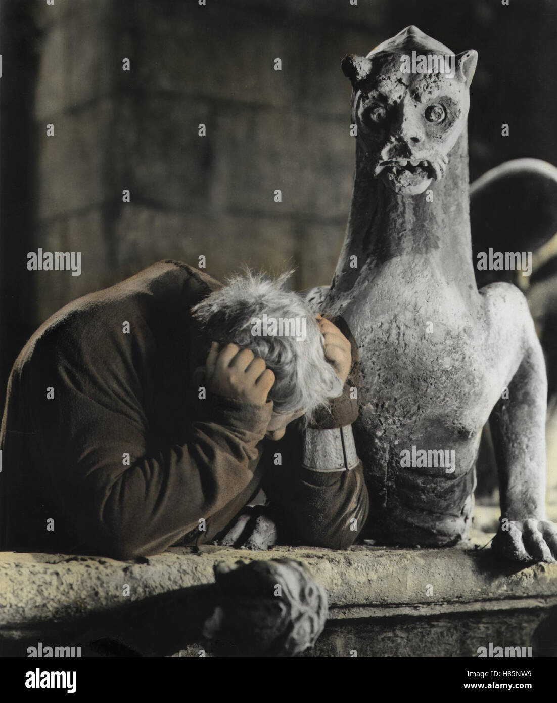 Hunchback notre dame 1939 charles hi-res stock photography and images ...