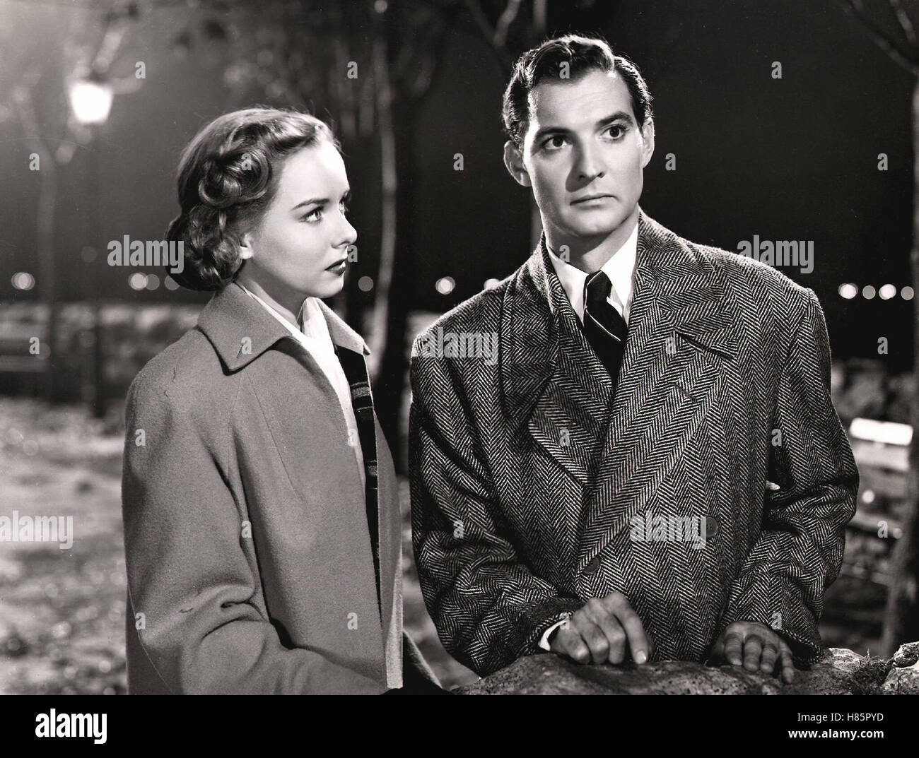 Skrupellos, (RUTHLESS) USA 1948, Regie: Edgar G. Ulmer, ZACHARY SCOTT, DIANA LYNN Stock Photo ...