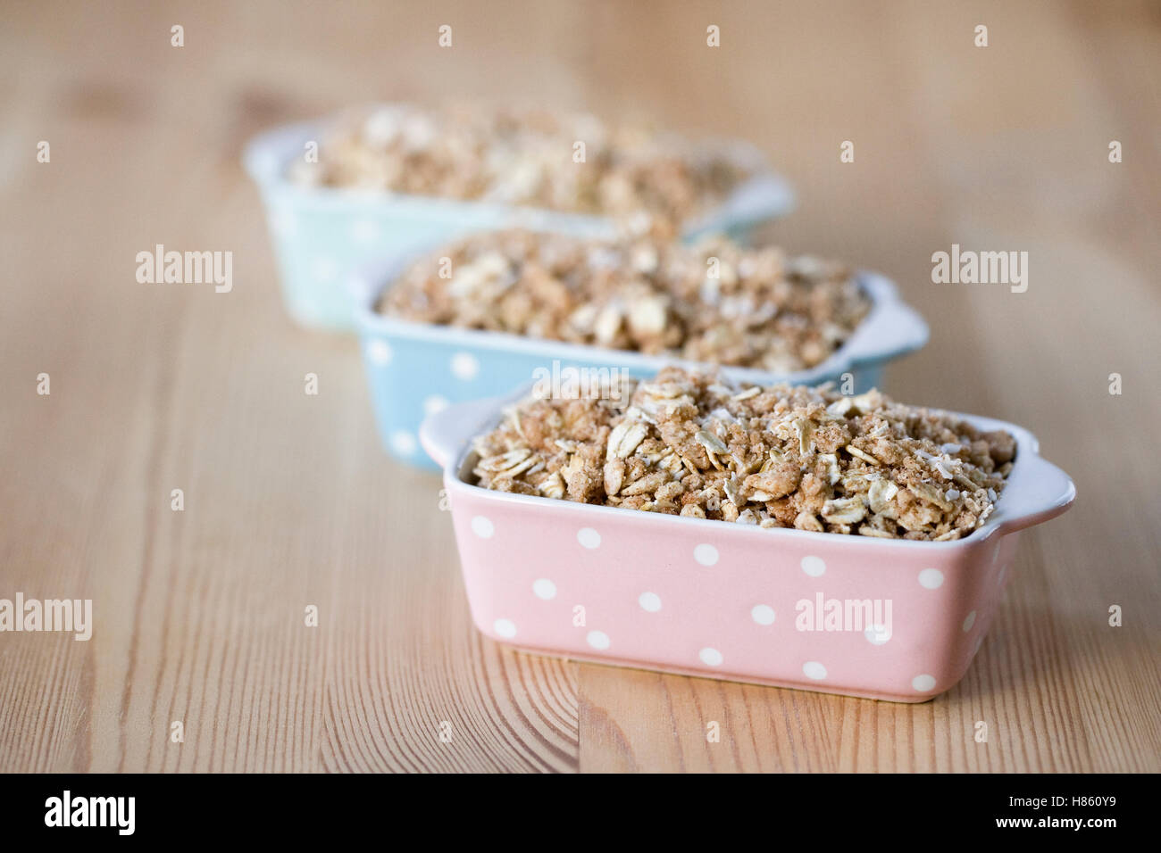 Crumbles hi-res stock photography and images - Alamy