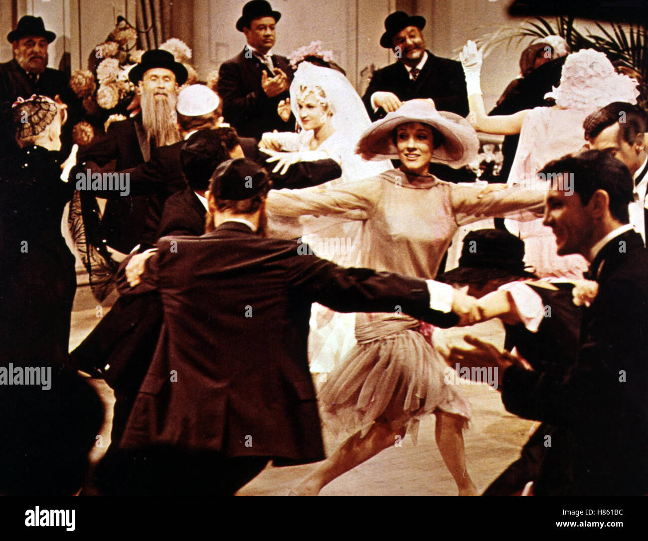 Thoroughly Modern Millie Logo