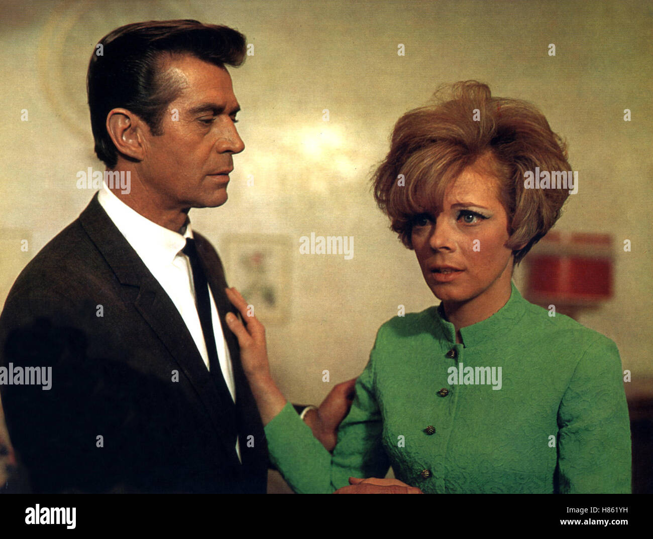 Der tod im roten jaguar hi-res stock photography and images - Alamy