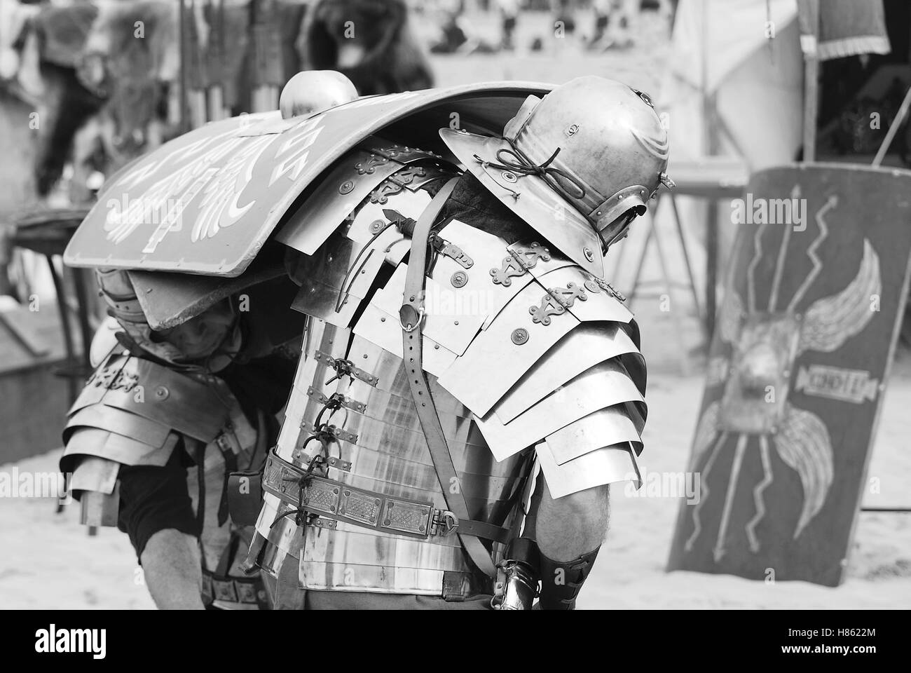 Two roman soldiers hi-res stock photography and images - Alamy