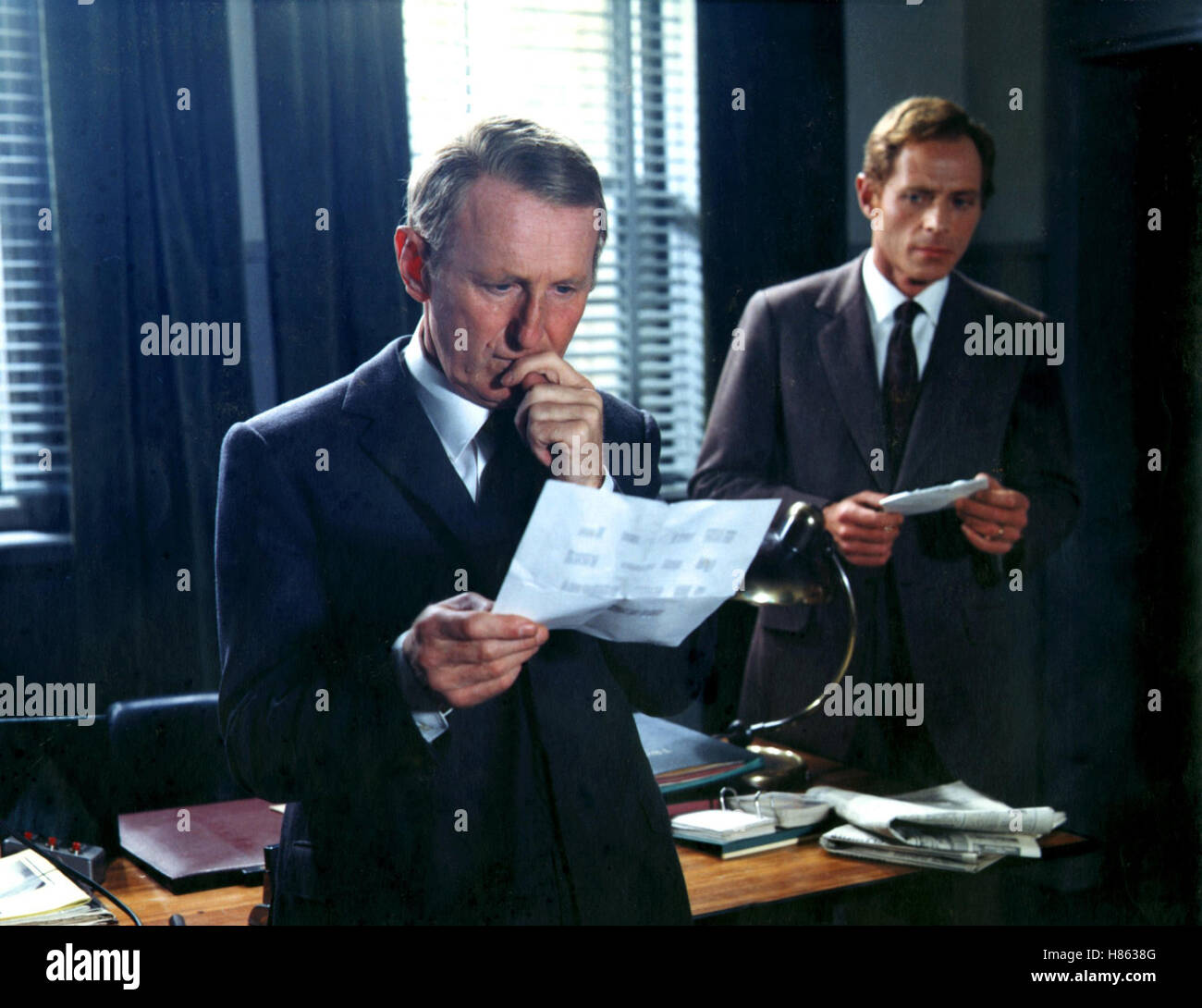 Jean pierre melville le cercle rouge hi-res stock photography and ...