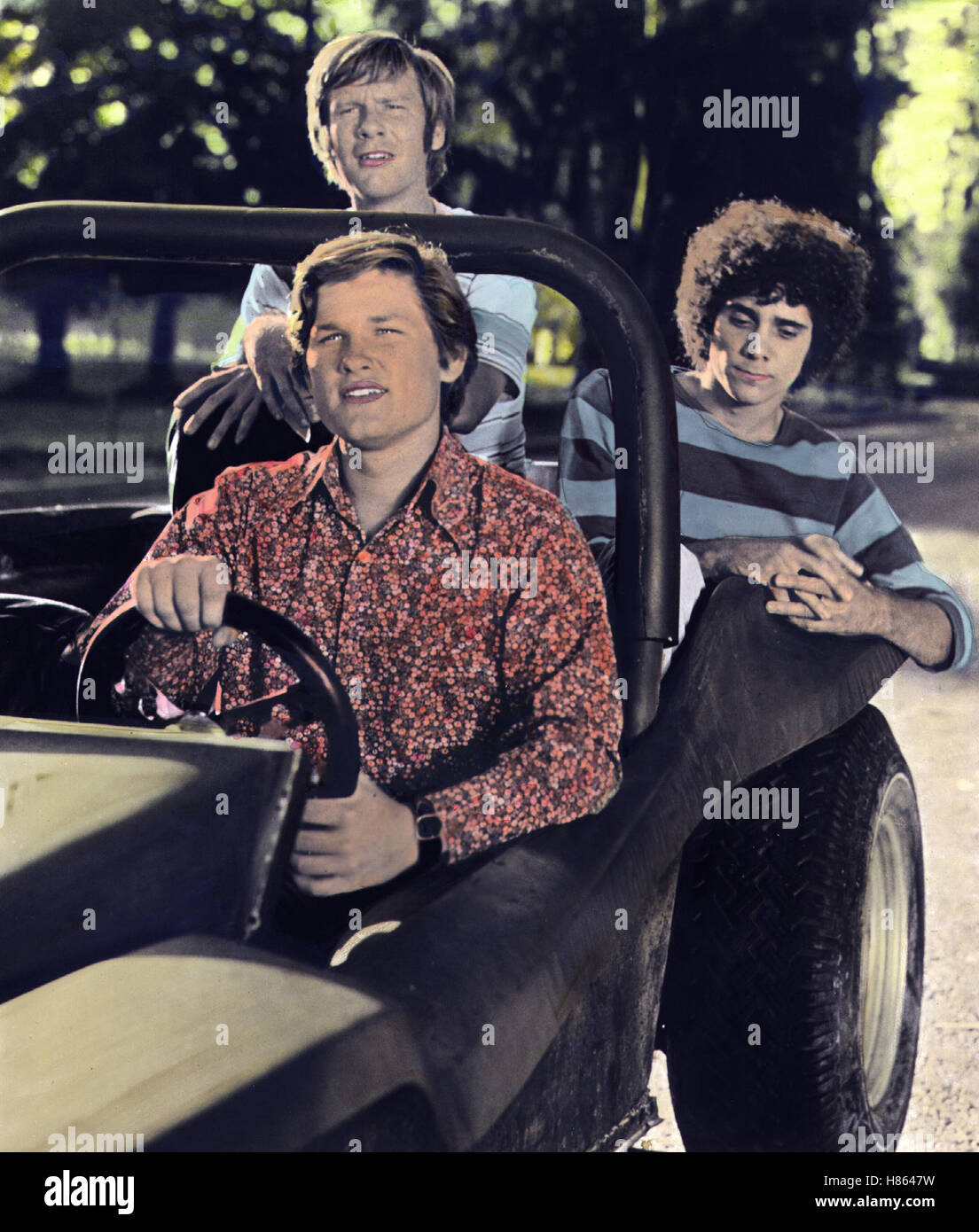 Es kracht, es zischt, zu seh'n ist nischt, YOU SEE HIM, NOW YOU DON'T ...