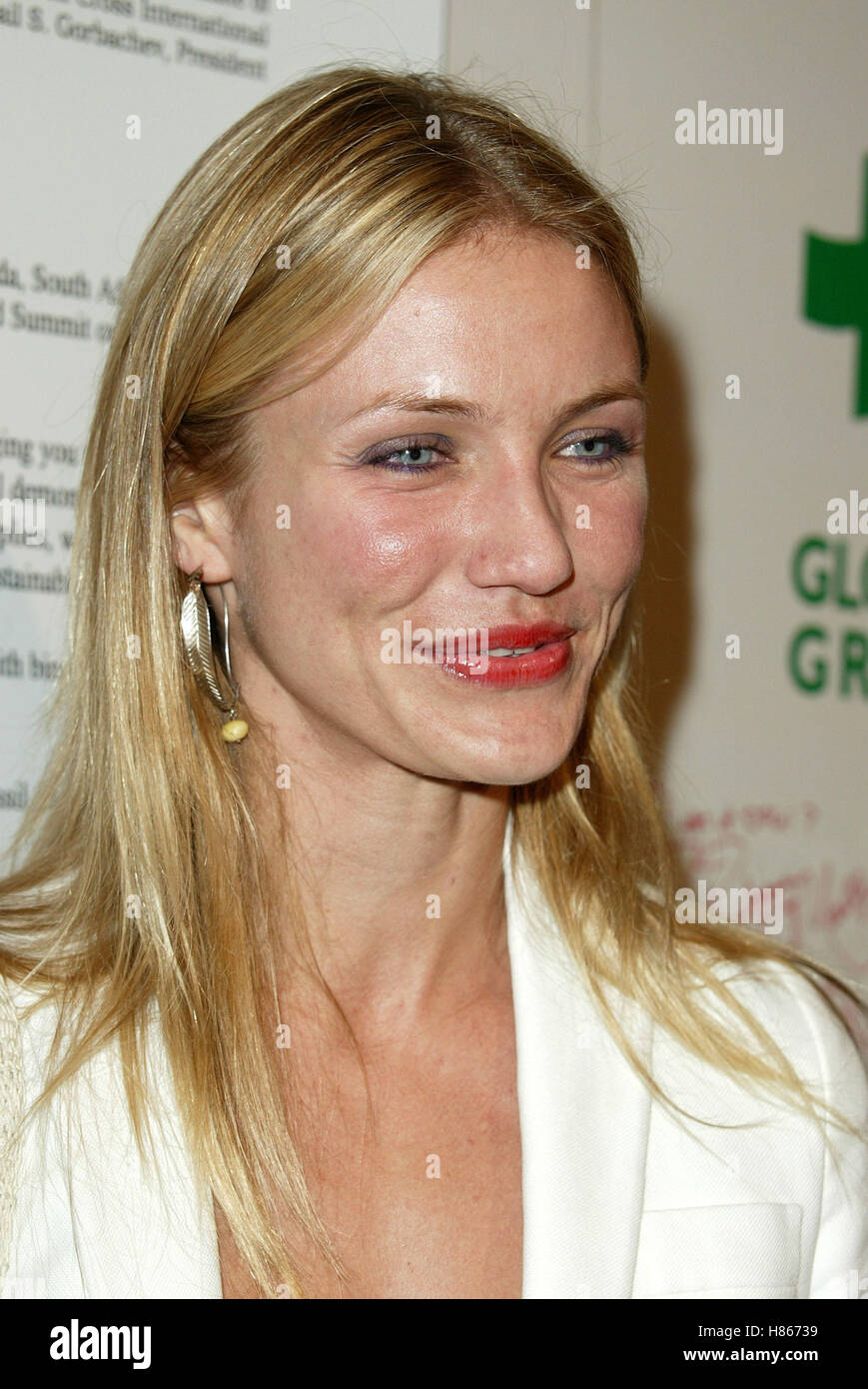 CAMERON DIAZ GOBAL GREEN PARTY HOLLYWOOD LOS ANGELES USA 12 August 2002 ...