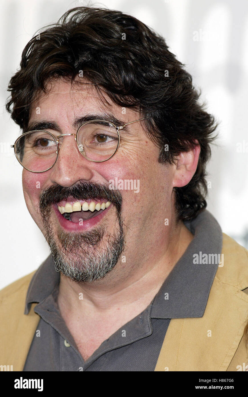 Frida 2002 alfred molina hi-res stock photography and images - Alamy