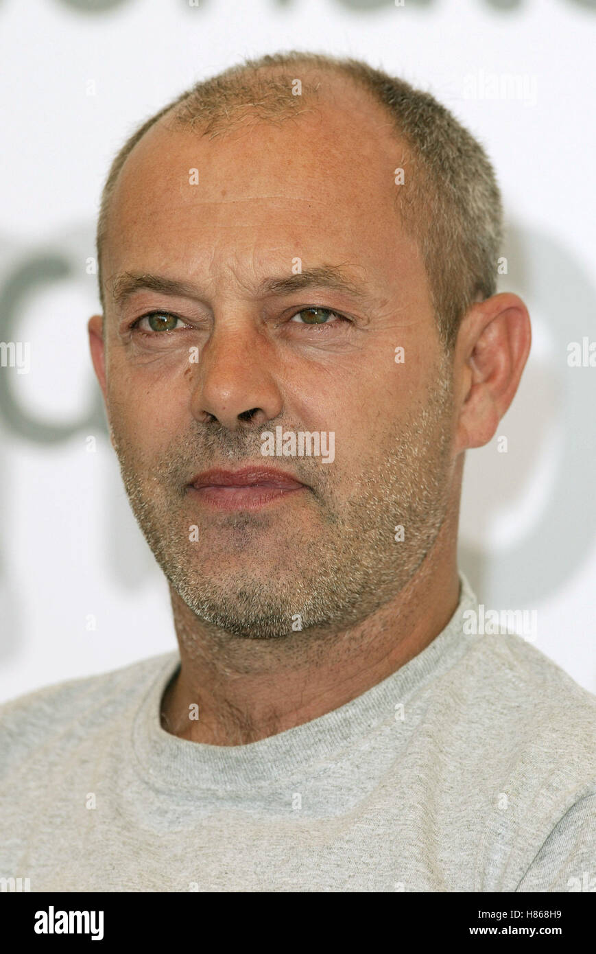 KEITH ALLEN BEARS KISS PHOTOCALL VENICE FILM FESTIVAL VENICE ITALY 02 ...