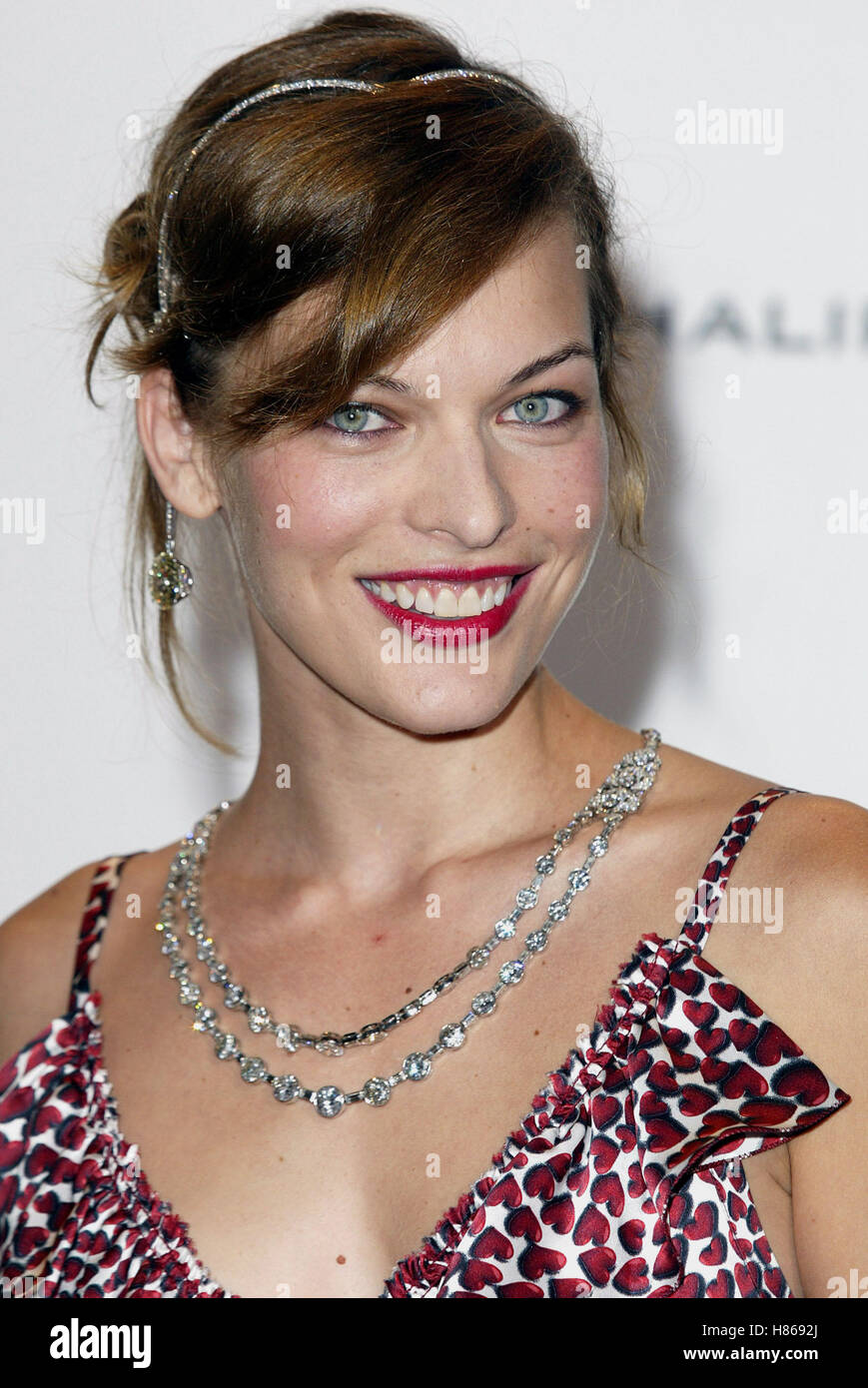 MILLA JOVOVICH AMFAR GALA VENICE 2002 VENICE FILM FESTIVAL VENICE ITALY ...