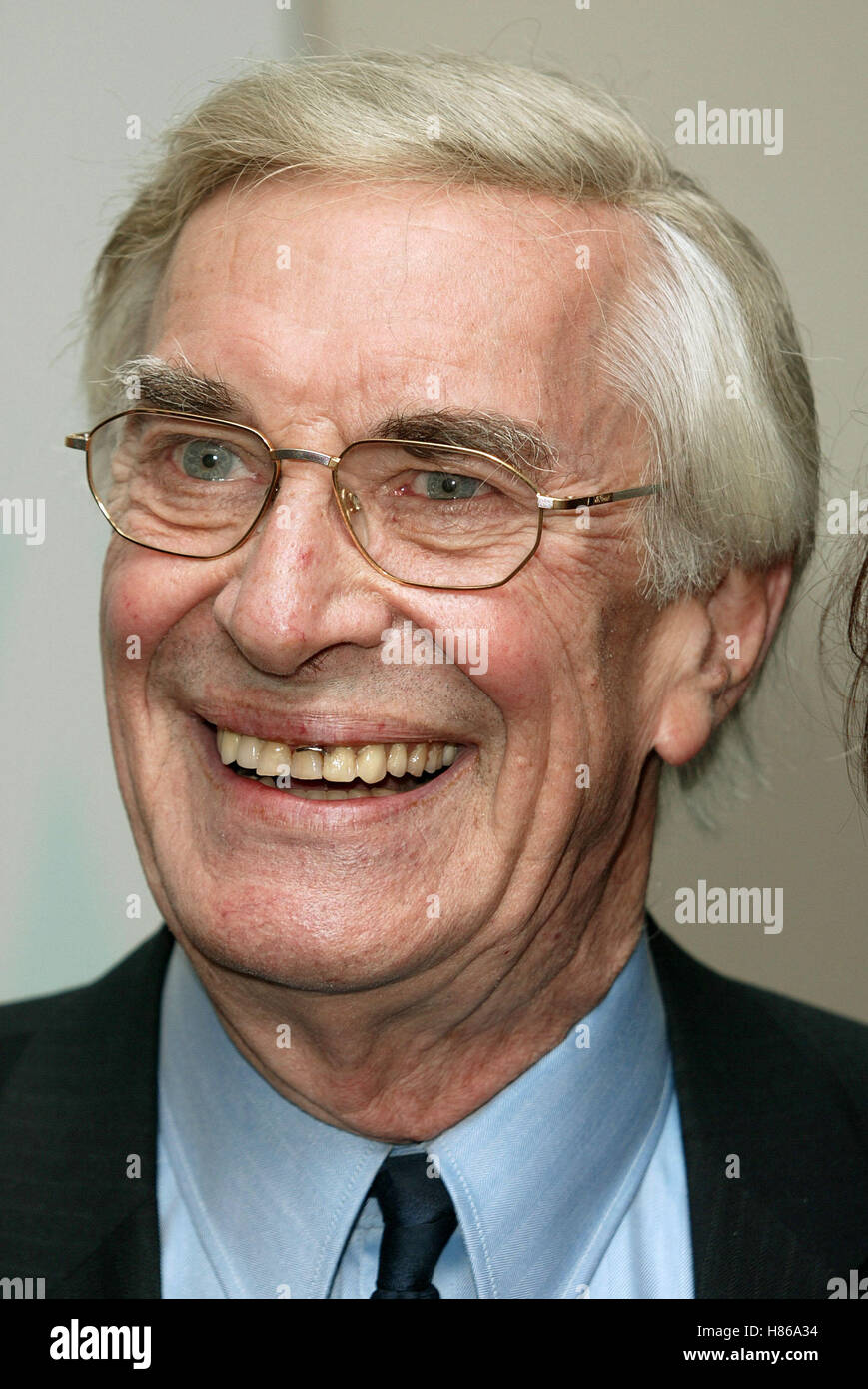 Martin landau portrait hi-res stock photography and images - Alamy