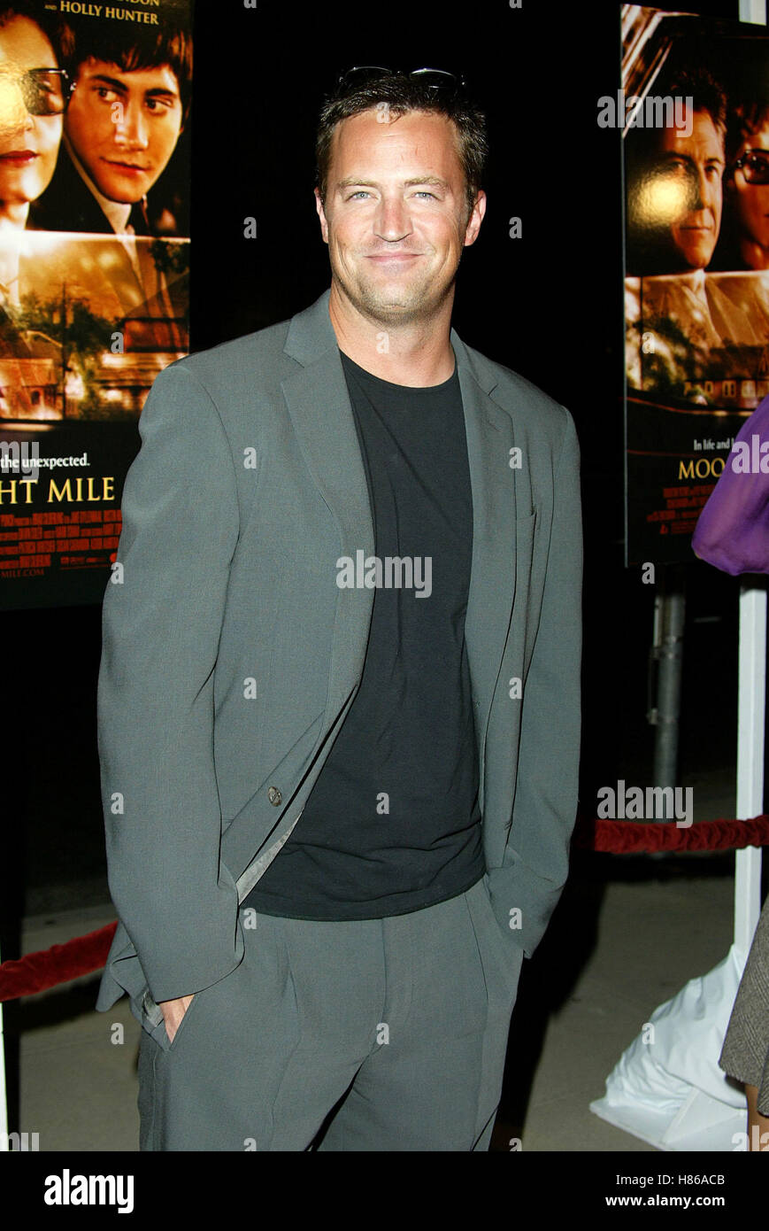 Matthew perry 2002 hi-res stock photography and images - Alamy