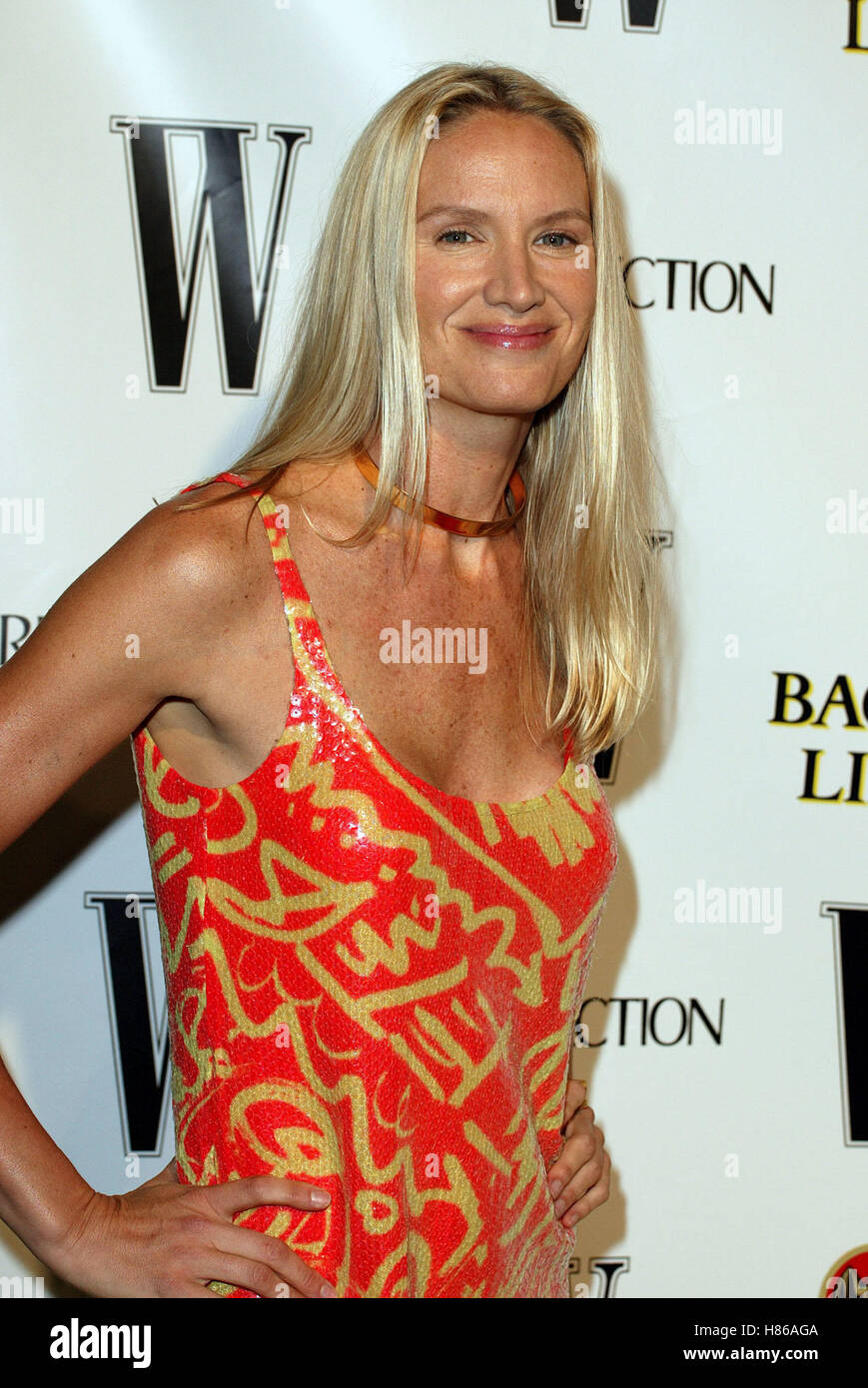 KELLY LYNCH W MAG & RESURRECTION TRIBUTE BEVERLY HILLS LOS ANGELES USA ...