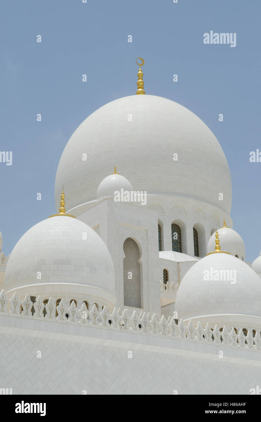 Sheikh Zayed Grand Mosque building exteriors Abu Dhabi United Arab ...