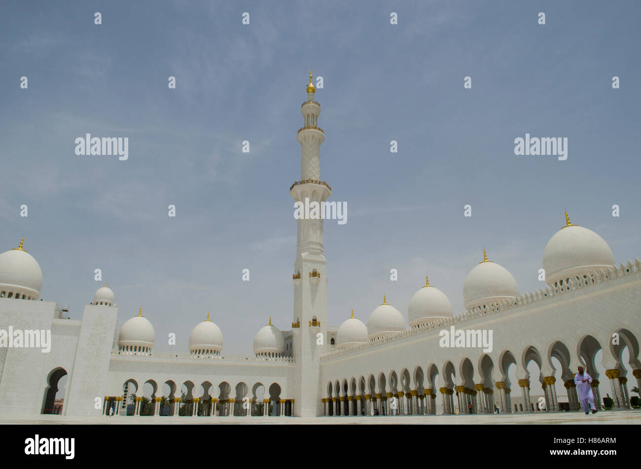 Sheikh Zayed Grand Mosque building exteriors Abu Dhabi United Arab ...