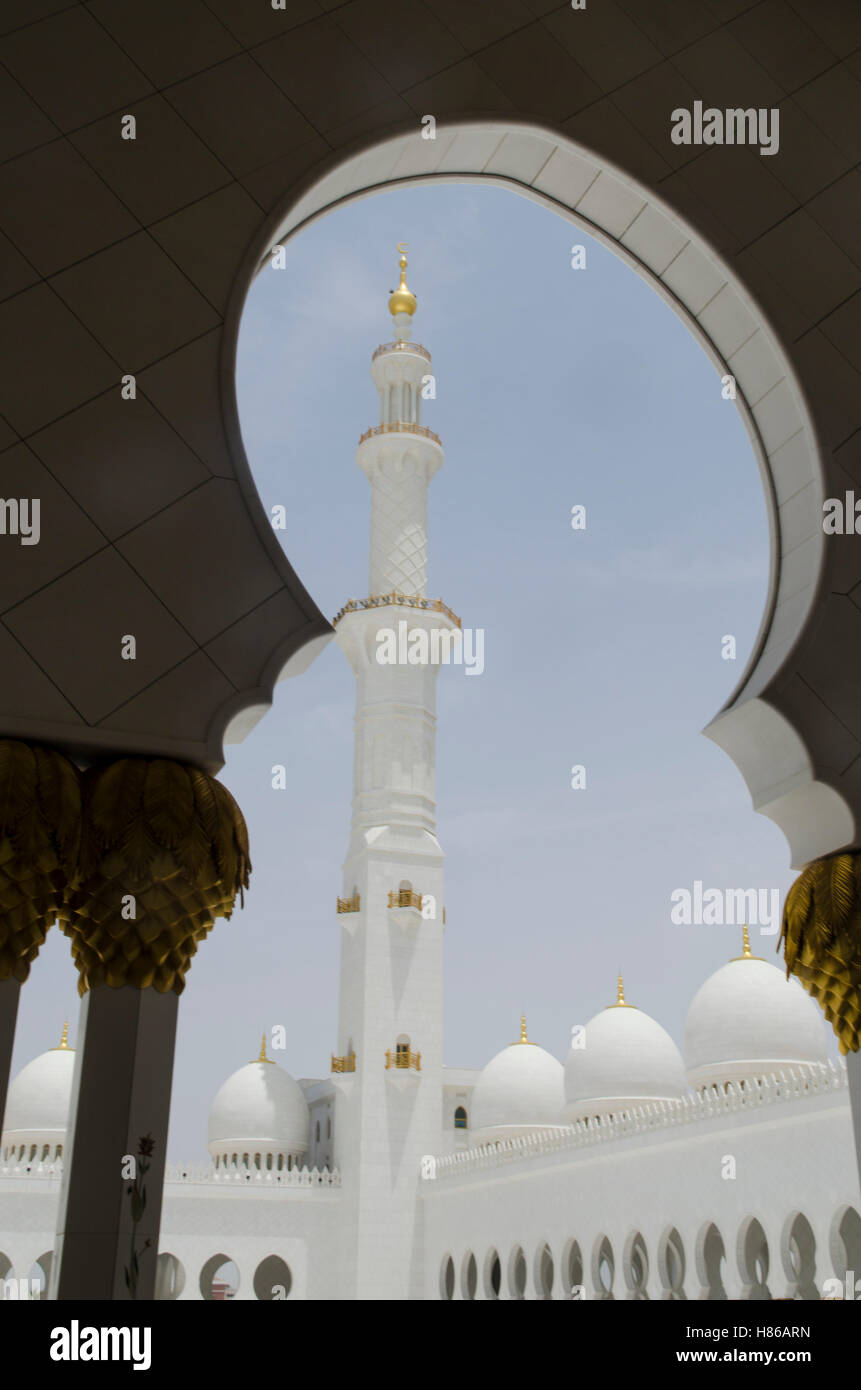 Sheikh Zayed Grand Mosque building exteriors Abu Dhabi United Arab ...