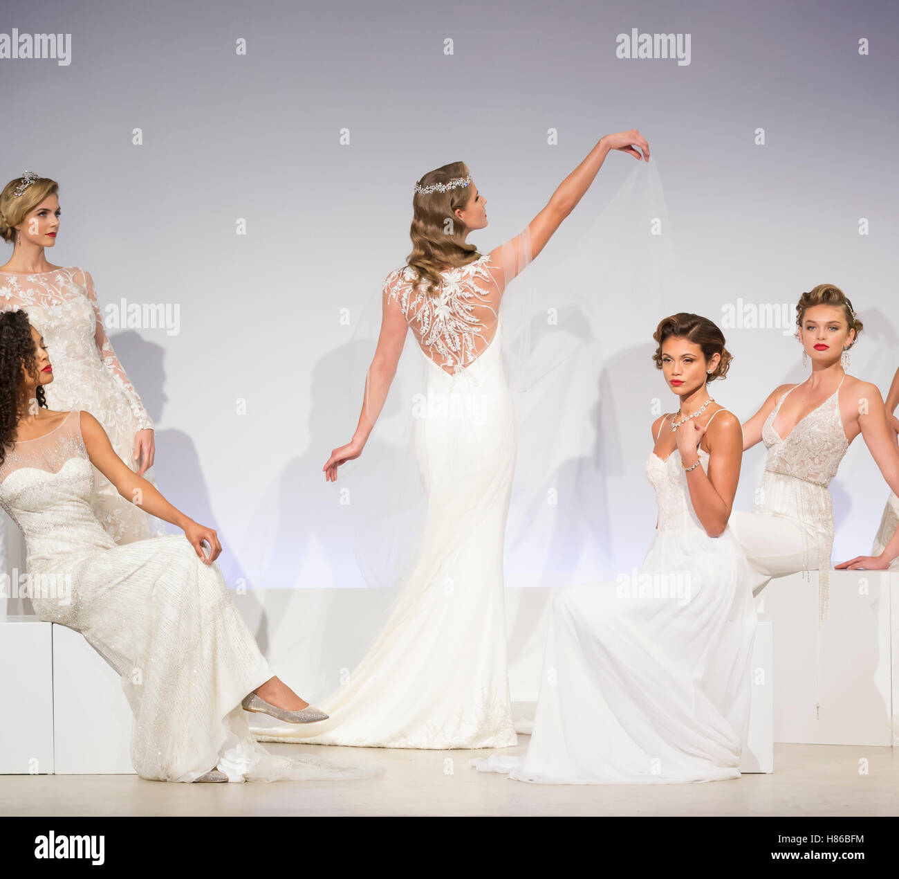 NEW YORK, NY - October 06, 2016: Models pose during the Anne Barge ...