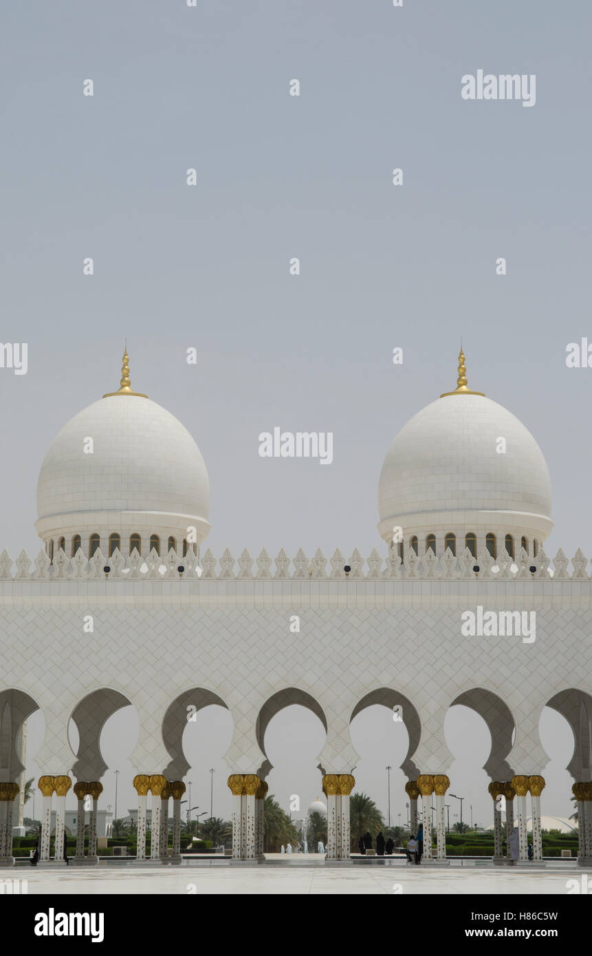Sheikh Zayed Grand Mosque building exteriors Abu Dhabi United Arab ...
