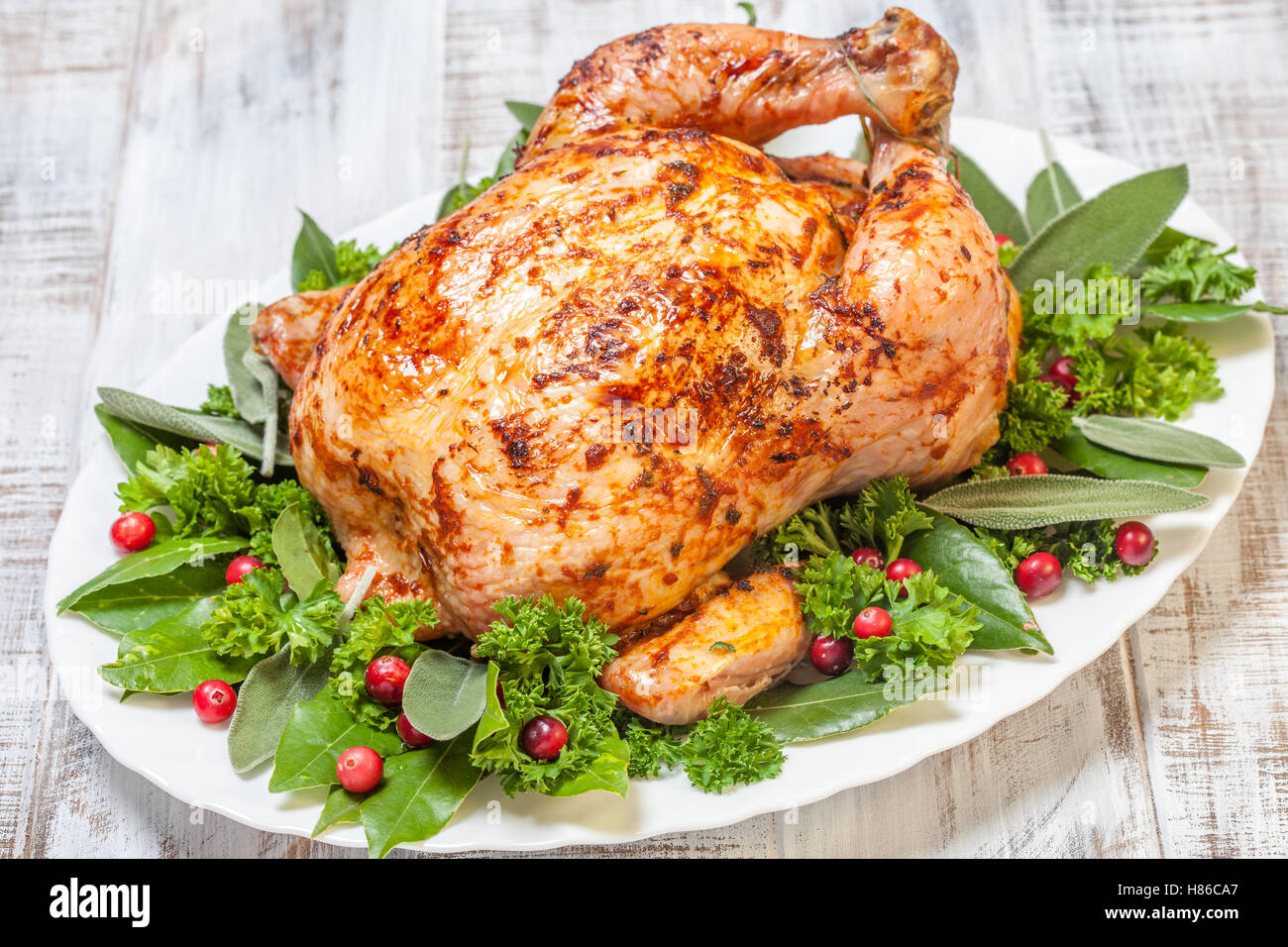 Whole roast chicken plate hi-res stock photography and images - Alamy