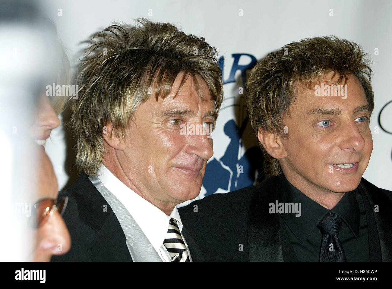 ROD STEWART & BARRY MANILOW 15TH CAROUSEL OF HOPE BALL BEVERLY HILTON ...