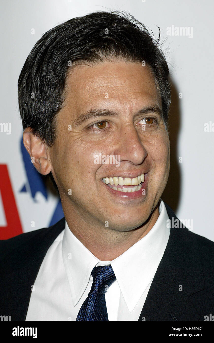 Actor ray romano hi-res stock photography and images - Alamy