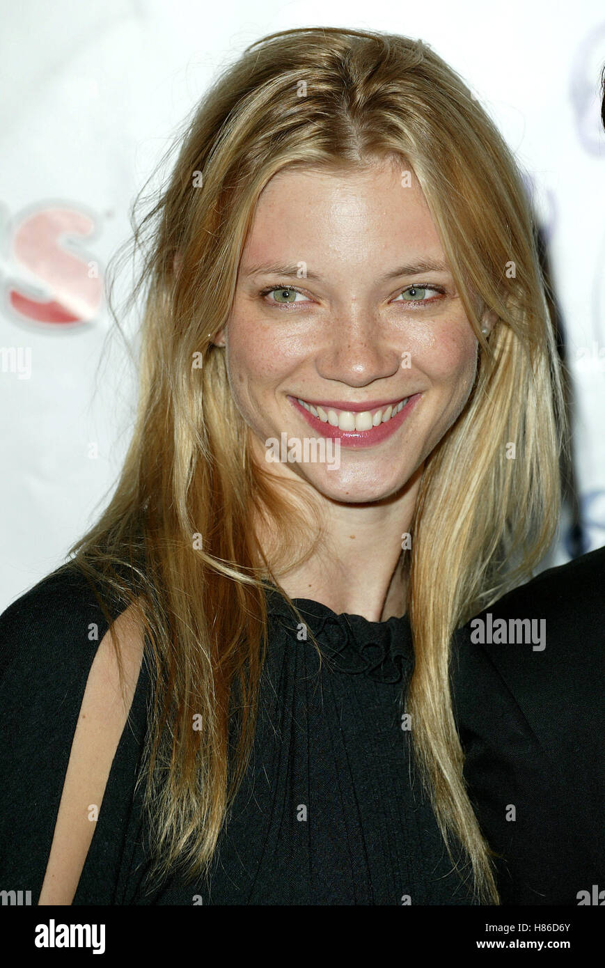AMY SMART 15TH CAROUSEL OF HOPE BALL BEVERLY HILTON HOTEL BEVERLY HILLS ...