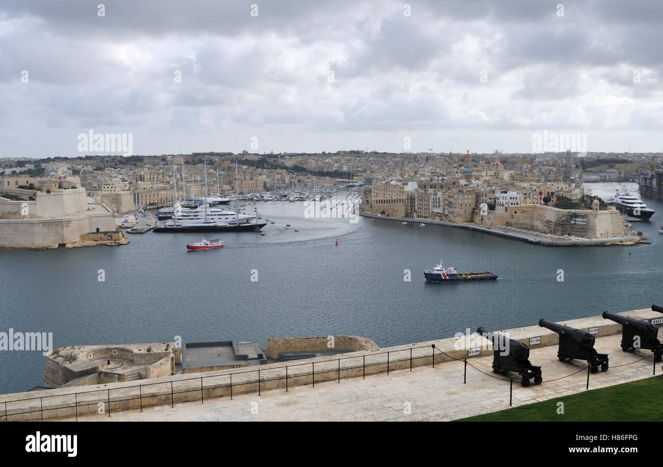 Three cities hi-res stock photography and images - Alamy