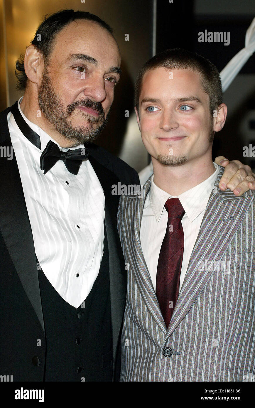 JOHN RHYS DAVIES & ELIJAH WOOD LORD OF THE RINGS:2 TOWERS LA CINERAMA ...