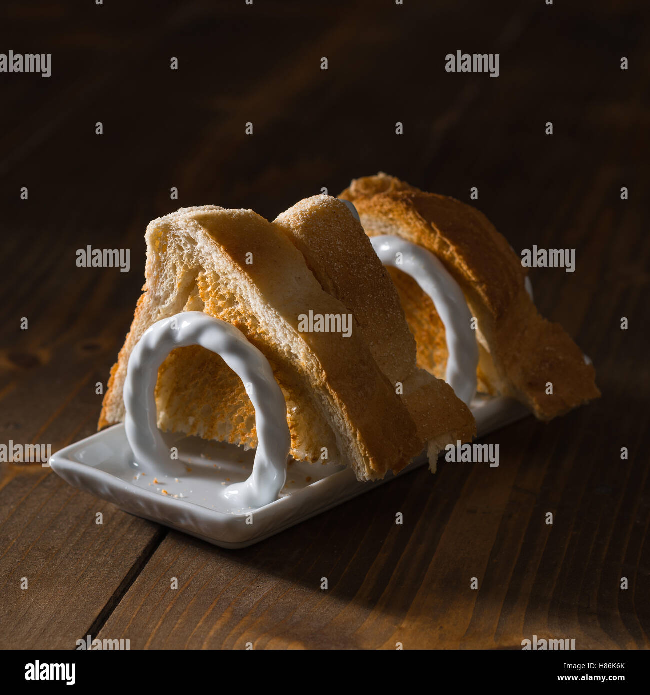 White bread toast in toast rack hi-res stock photography and images - Alamy