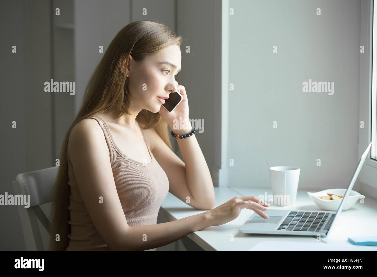 Smart device hi-res stock photography and images - Alamy
