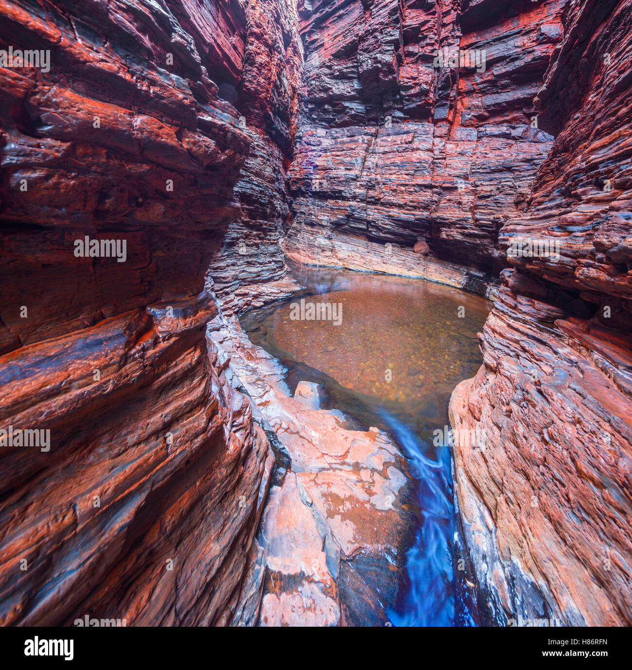Stream and pool in gorge, Weano Gorge, Karijini National Park ...