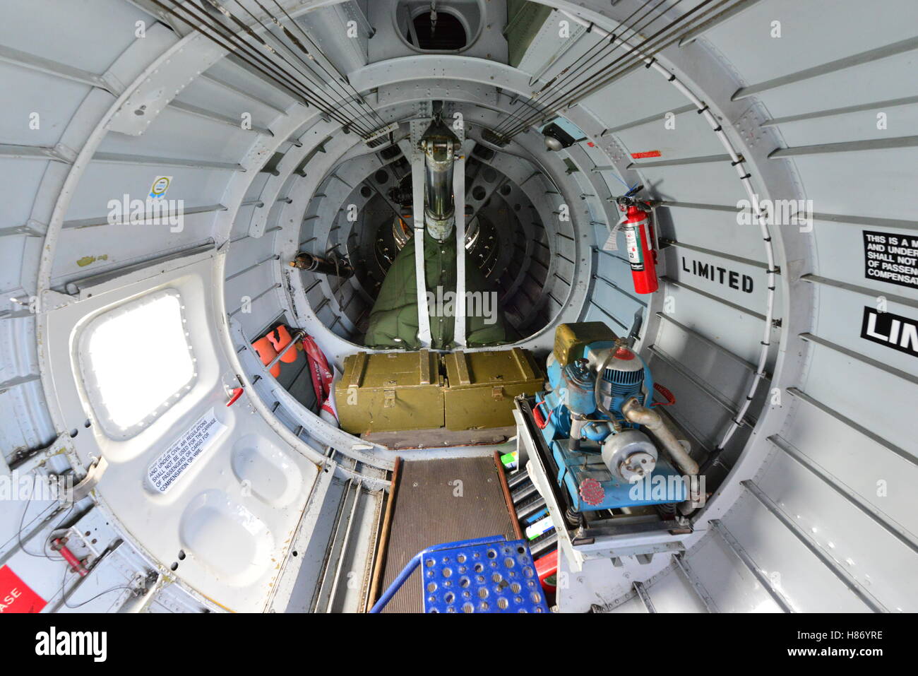 B 17 interior hi-res stock photography and images - Alamy