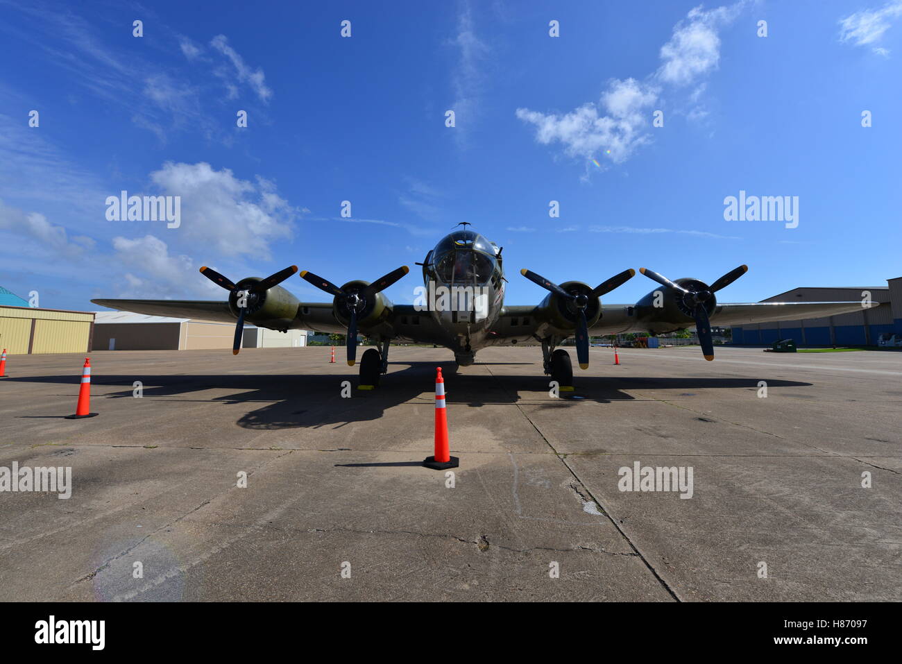 Boeing B-17 Flying Fortress....Thunderbird. The most original flying ...