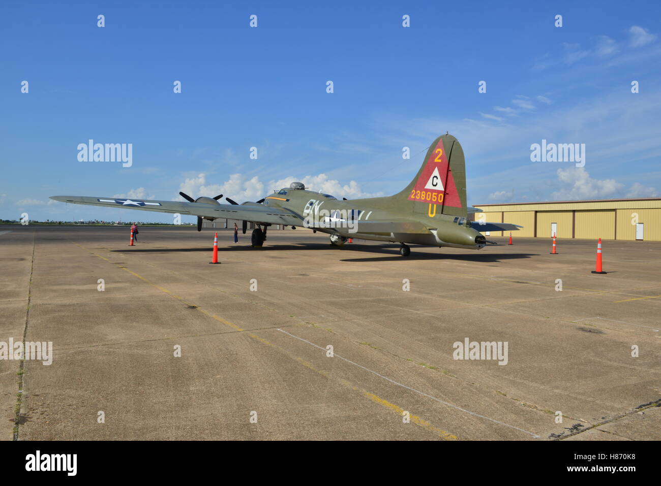 Boeing B-17 Flying Fortress....Thunderbird. The most original flying ...