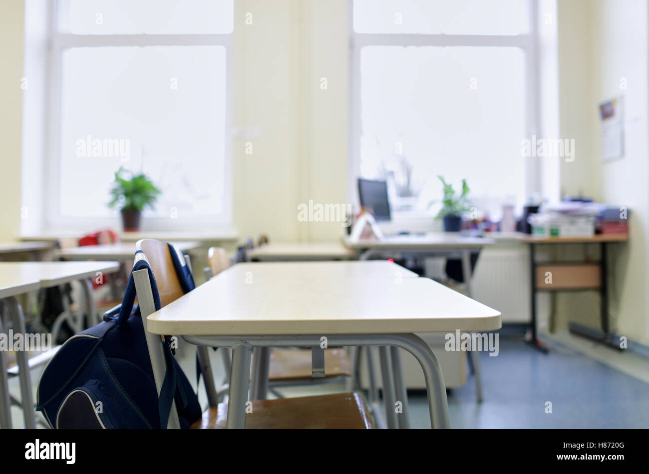 school classroom with desks Stock Photo - Alamy