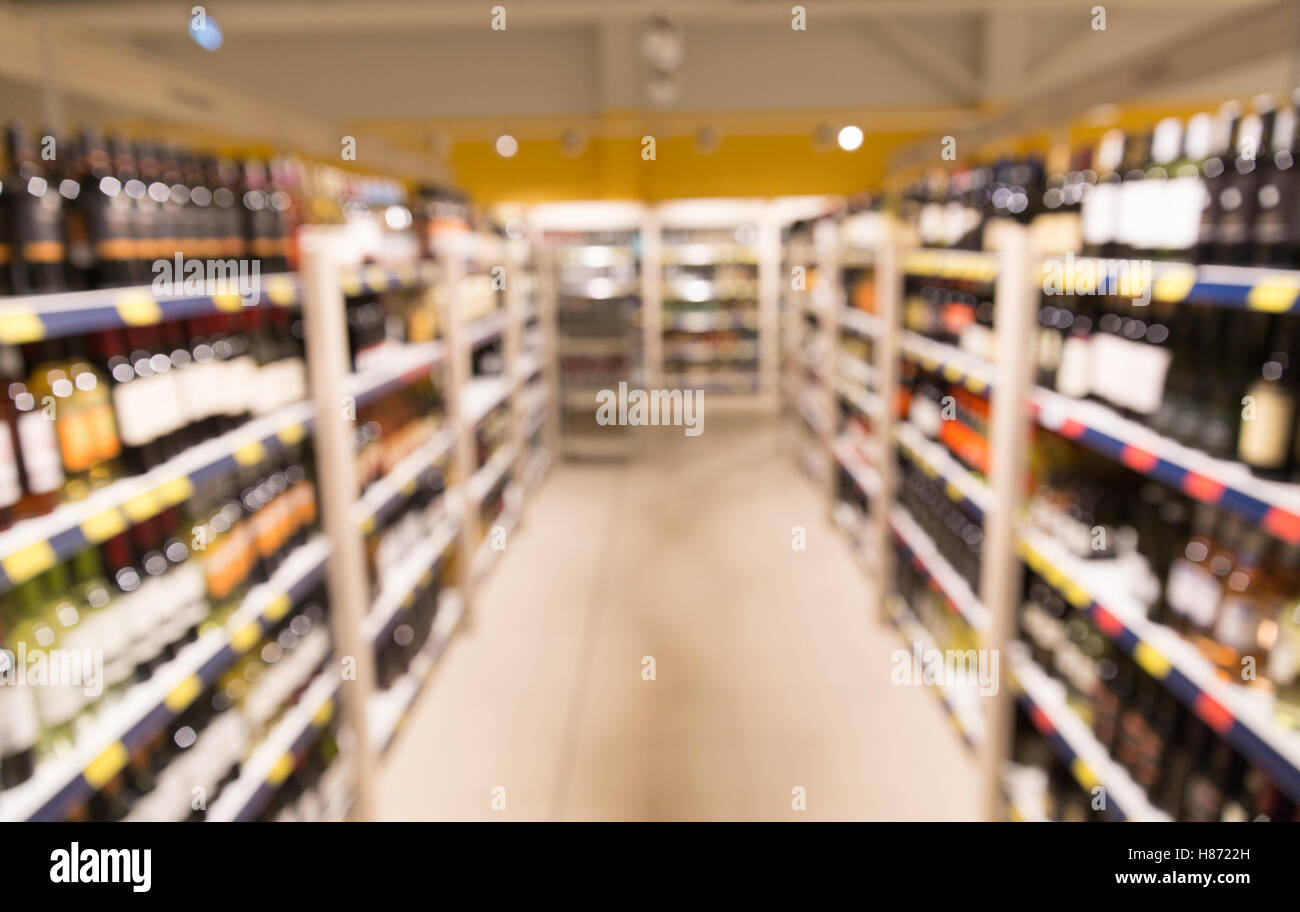 liquor store blurred background Stock Photo - Alamy