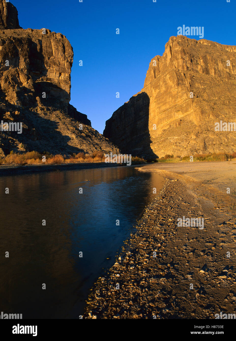 River flowing through desert cliffs, Sierra del Carmen region, Coahuila ...
