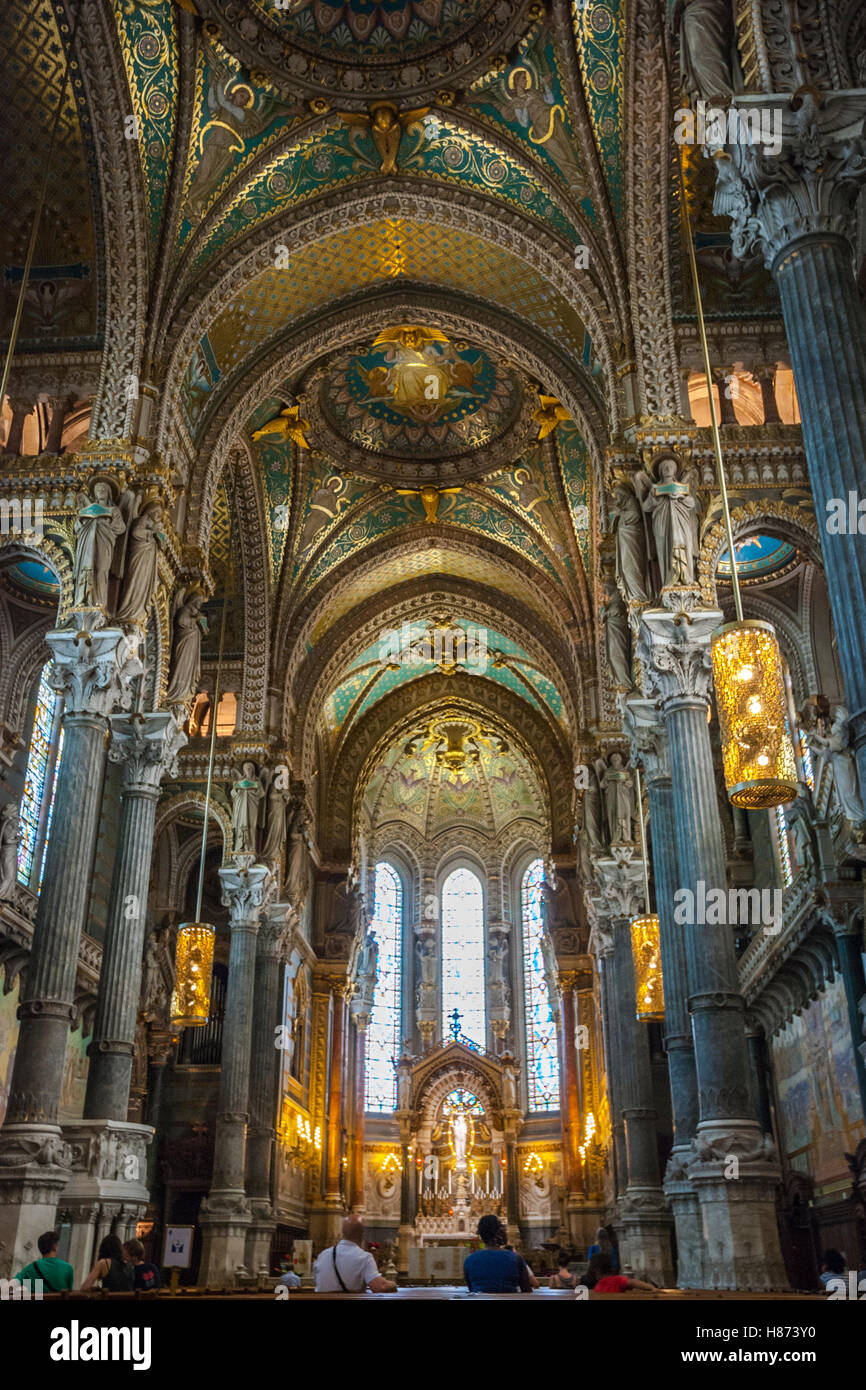 Lyon cathedral hi-res stock photography and images - Alamy