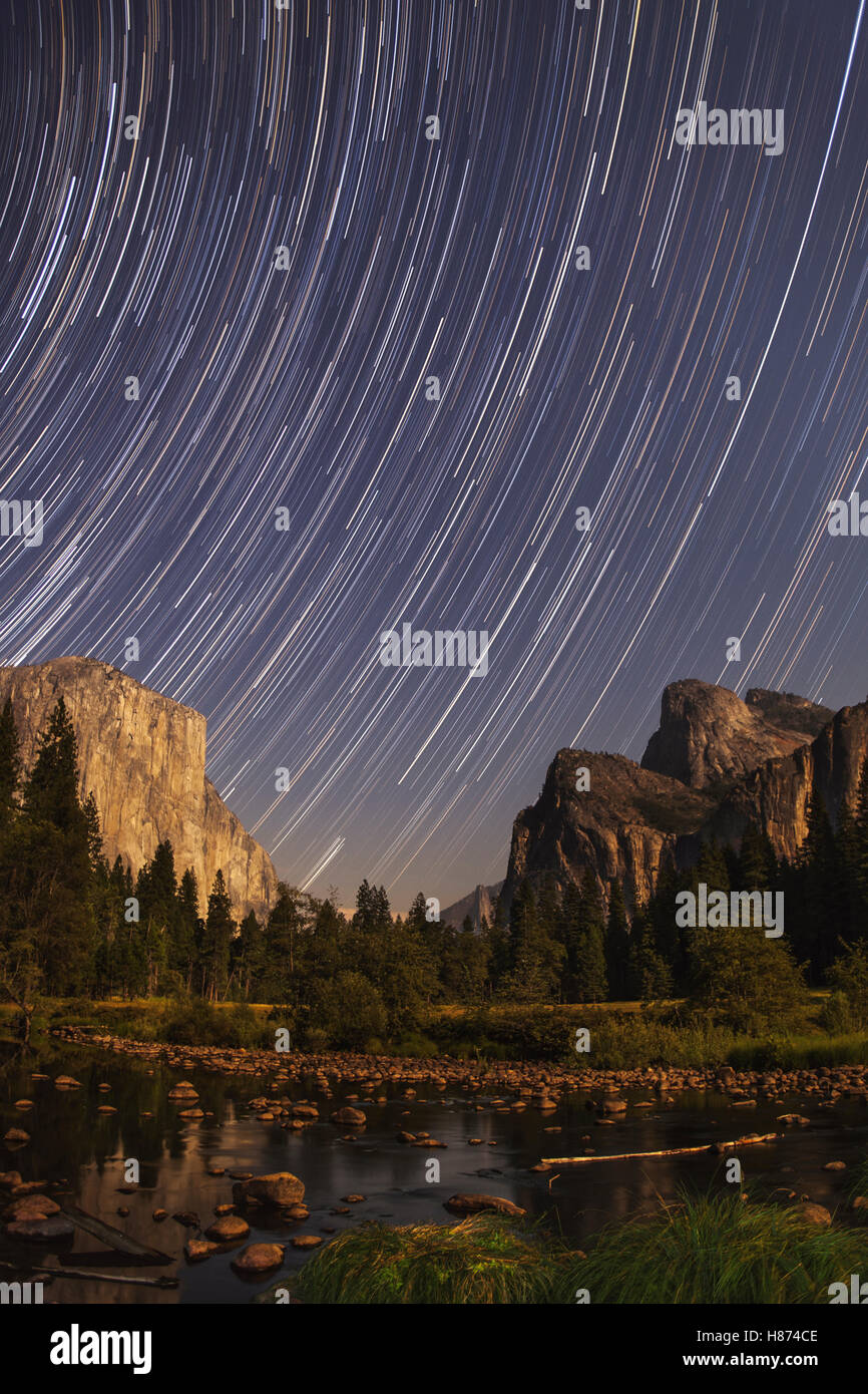 Star Trails over El Capitan at night, Yosemite Valley, Yosemite ...