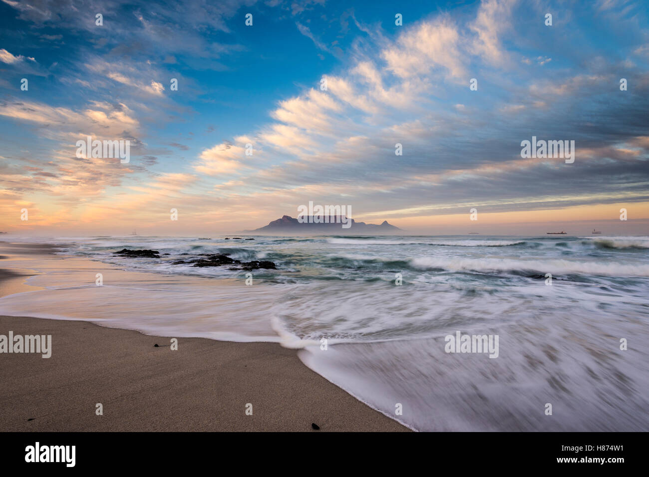 Sunrise over the Table Bay,looking toward Table Mountain, Cape Town ...