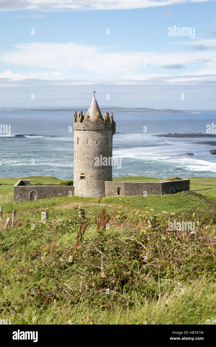 Doonagore Castle, Doolin, Clare, Ireland Stock Photo - Alamy