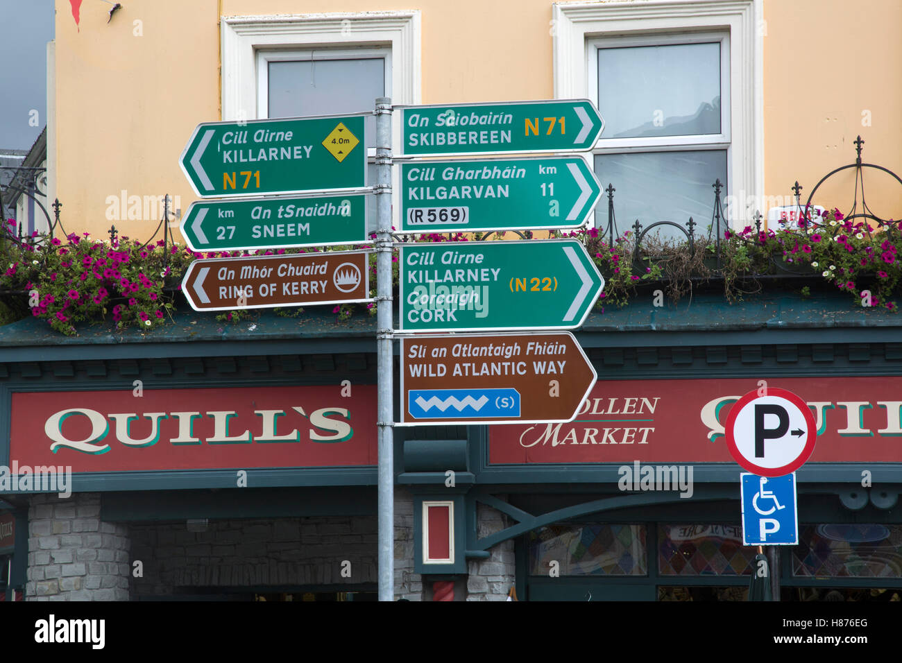 Irish road sign hi-res stock photography and images - Alamy