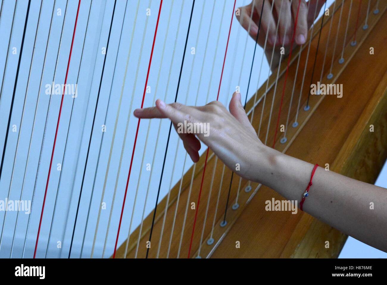 Harpist hi-res stock photography and images - Alamy